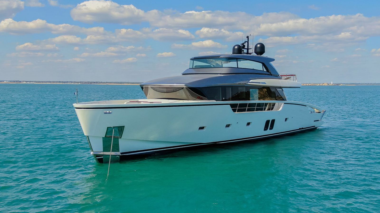 27m Sanlorenzo motor yacht Hard 8 for sale